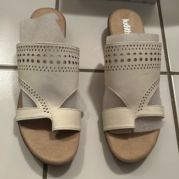 judith | Shoes | Judith Slip On Show Off White Size 9 | Poshmark